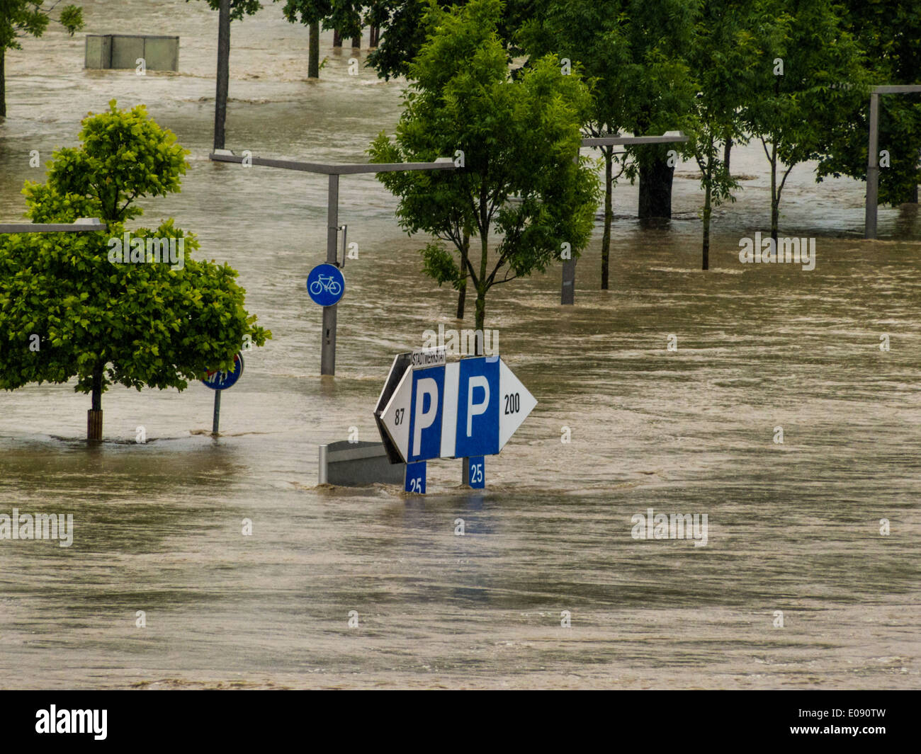 High water in 2013. Linz, Austria. flood and flood, Hochwasser 2013 ...