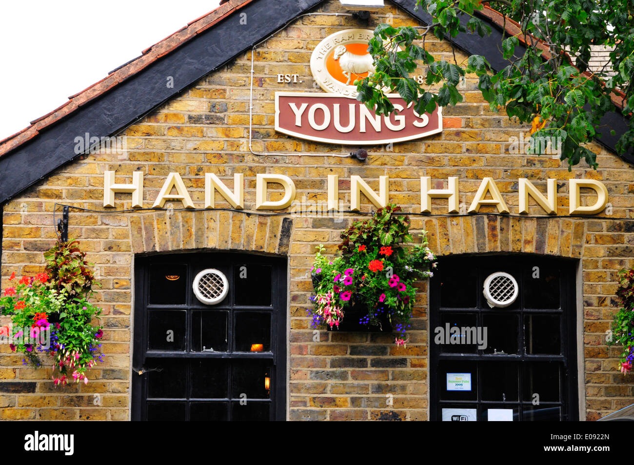 Hand in Hand pub, Wimbledon Village, Wimbledon, London Stock Photo - Alamy