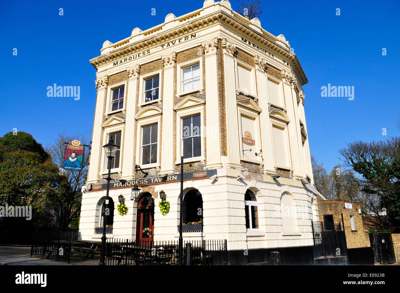 Marquess tavern pub islington london hi-res stock photography and ...