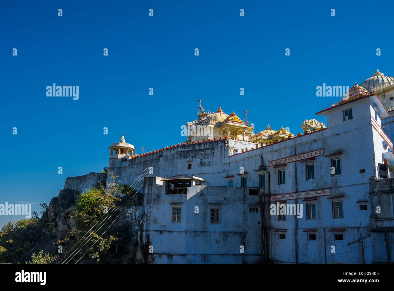 Jain temples in the Achalgarh fort, Rajasthan, India Stock Photo - Alamy