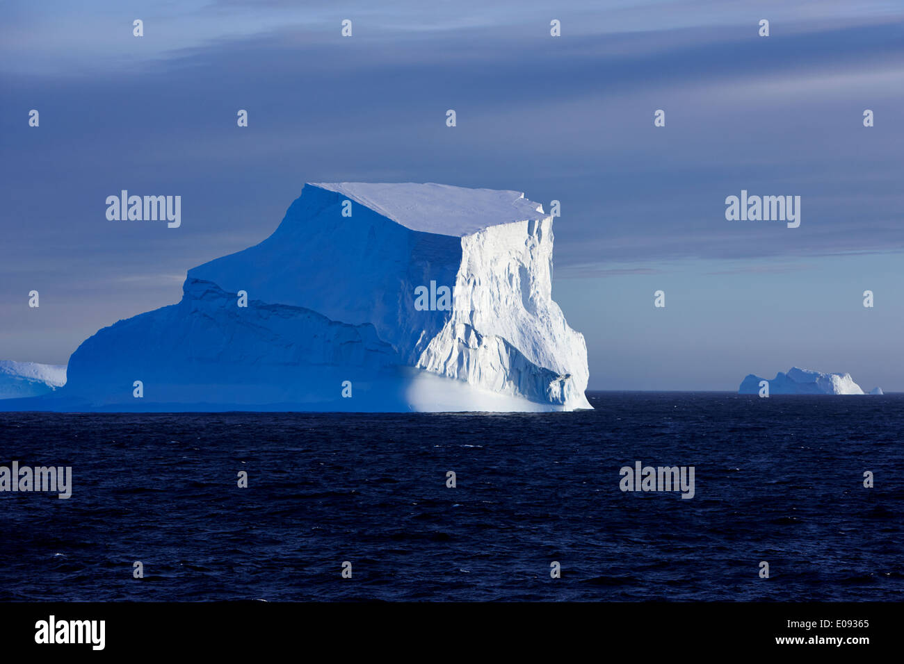 Pinnacle icebergs hi-res stock photography and images - Alamy