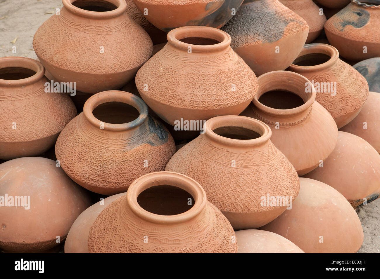 Hand made pottery hi-res stock photography and images - Alamy