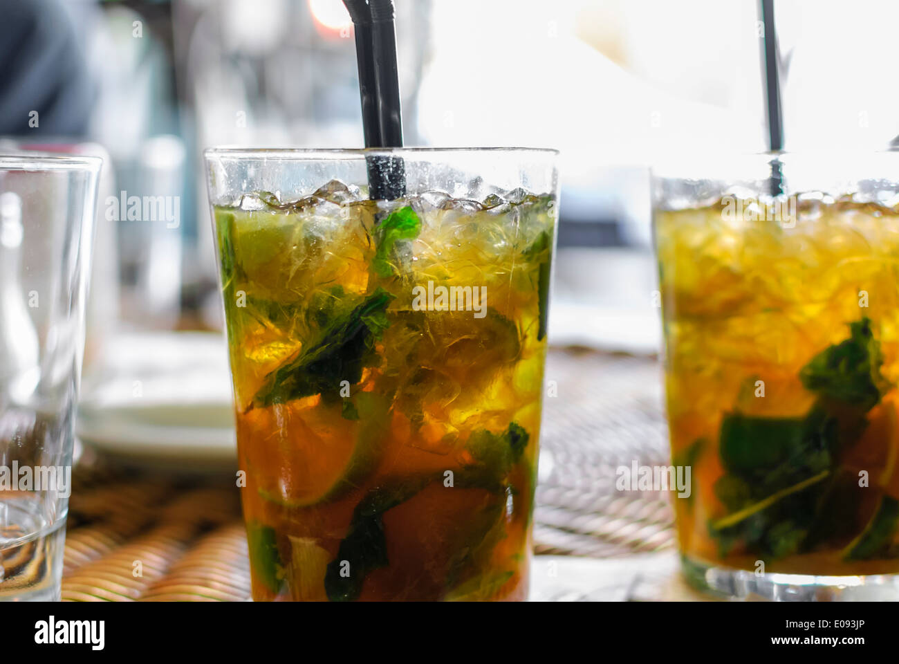 Very cold mojito glasses with ice and mint leaves Stock Photo - Alamy