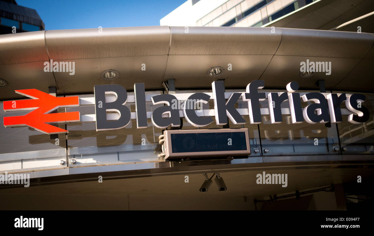 Blackfriars Train/Railway Station Sign Stock Photo - Alamy