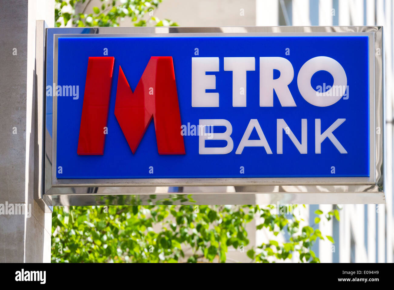 Metro Bank Logo Stock Photos & Metro Bank Logo Stock Images - Alamy