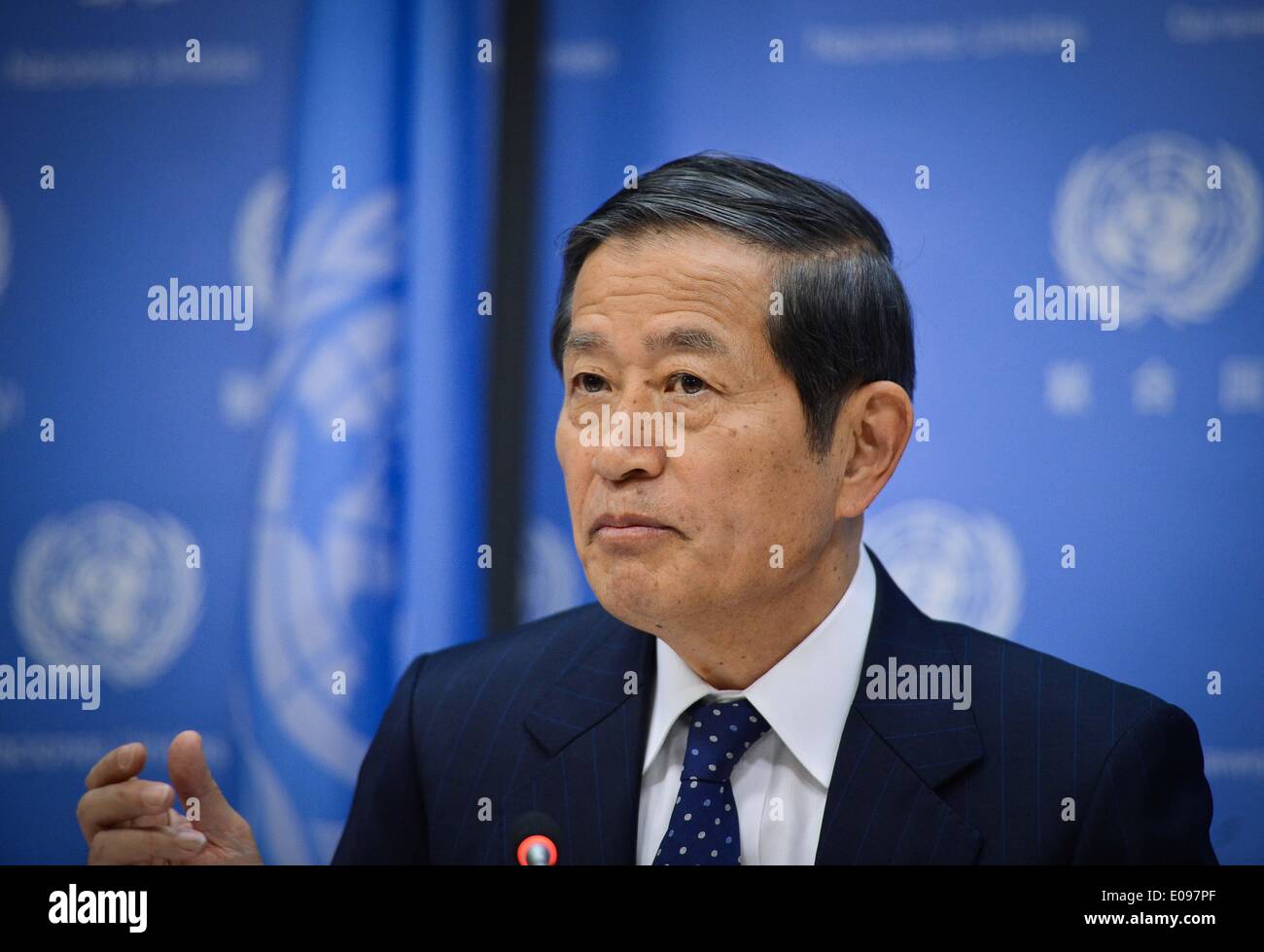 Yukio takasu hi-res stock photography and images - Alamy