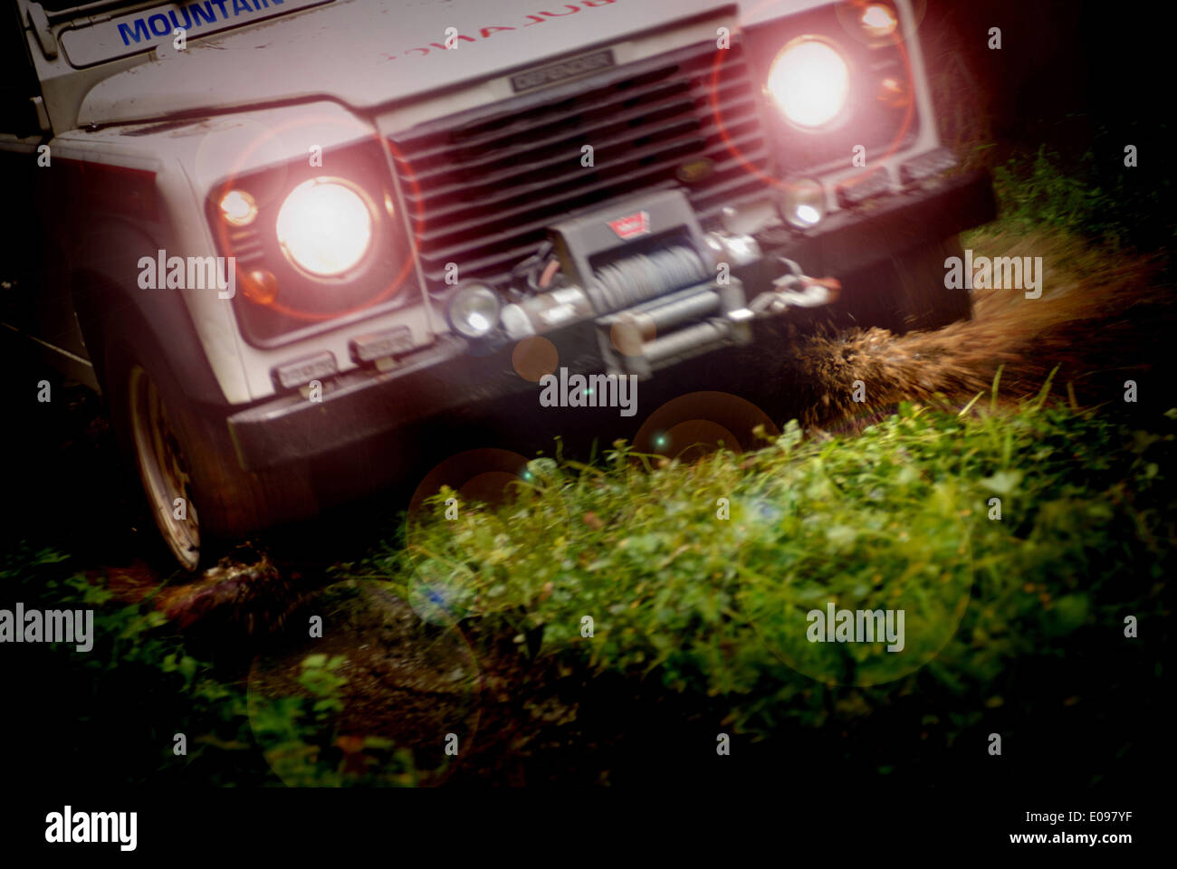 Mountain rescue land rover defender hi-res stock photography and images ...