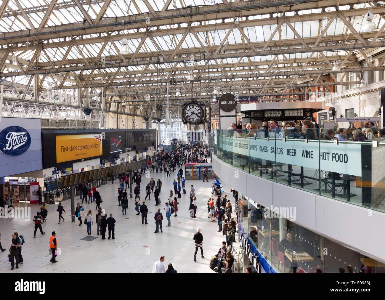 Waterloo Station concourse - London Stock Photo - Alamy