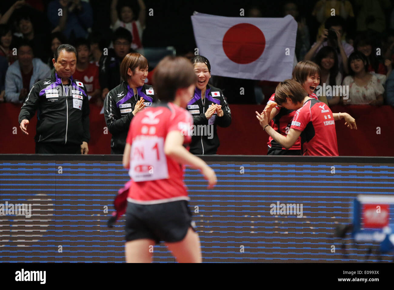 (L-R) Yasukazu Murakami, Saki Tashiro, Sakura Mori, Sayaka Hirano, Yuka ...