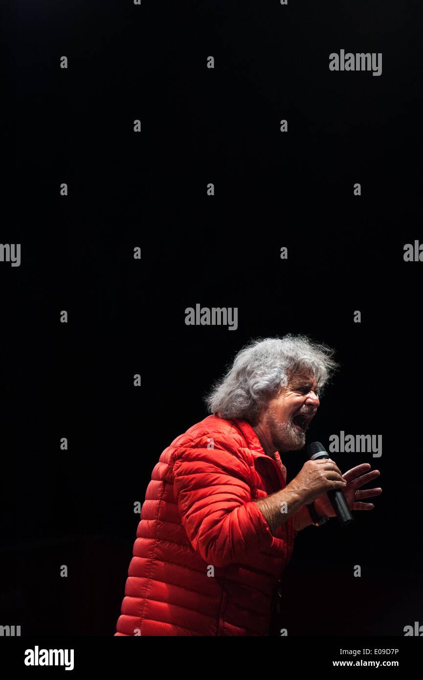 Beppe grillo 5 star hi-res stock photography and images - Alamy