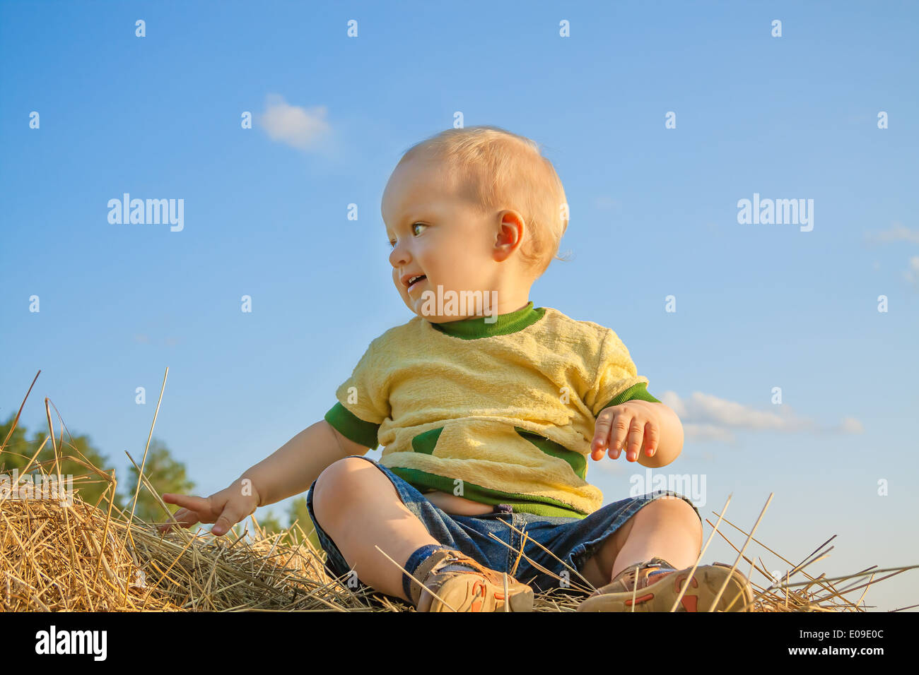 Little one hi-res stock photography and images - Alamy