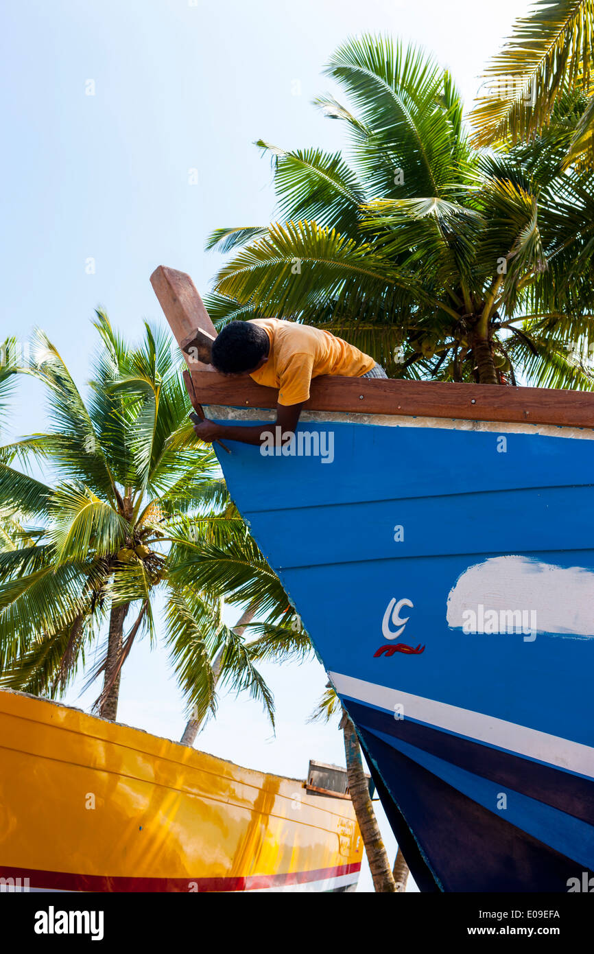 Sri Lanka, Telwatta, Kottegoda, Ship builders at work Stock Photo - Alamy