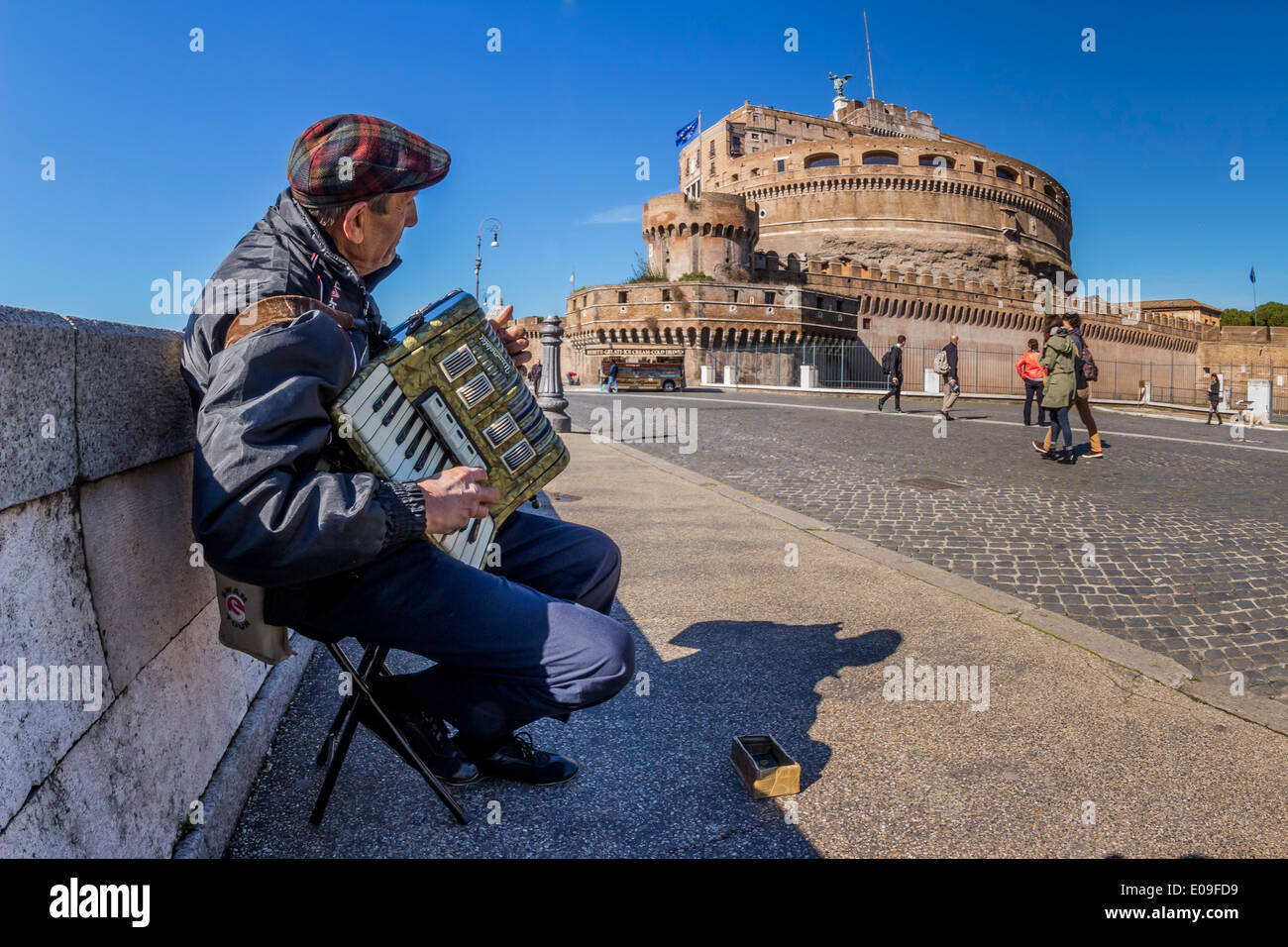 Rome musician hi-res stock photography and images - Alamy
