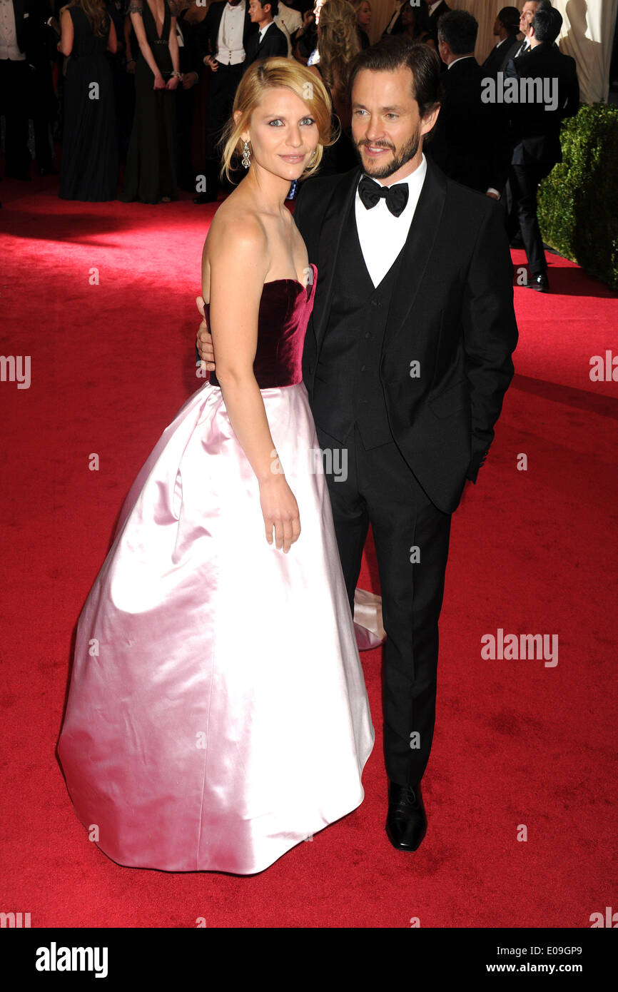 Claire Danes and Hugh Dancy attend the 'Charles James: Beyond Fashion ...