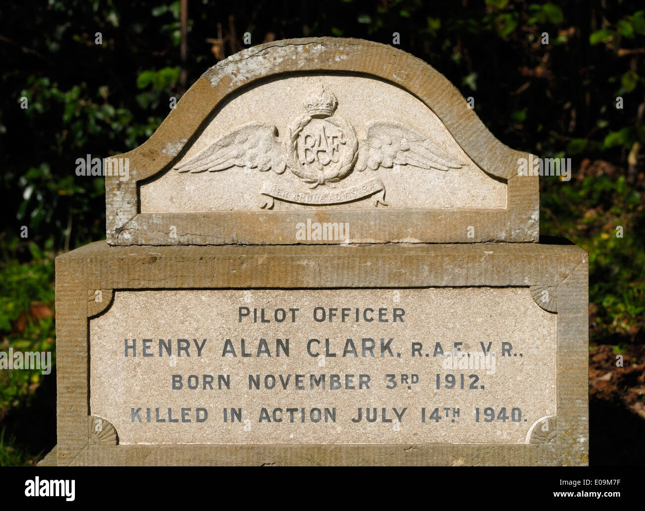 Raf war graves hi-res stock photography and images - Alamy