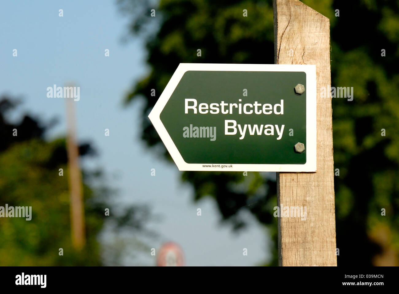 Restricted byway sign hi-res stock photography and images - Alamy