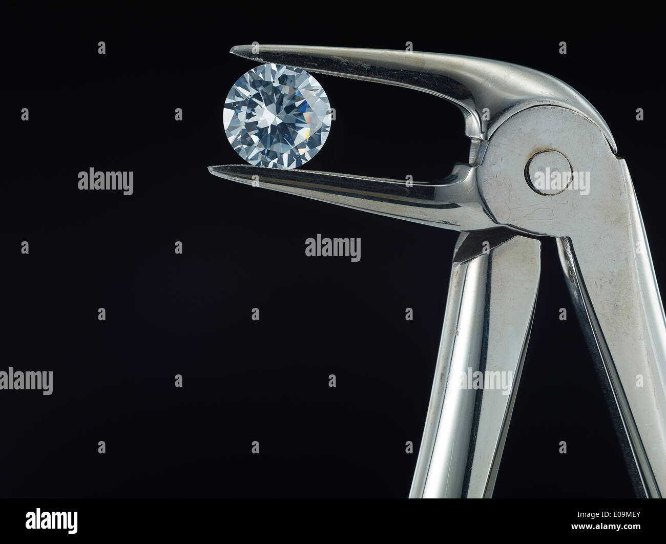 Diamond and vice hi-res stock photography and images - Alamy