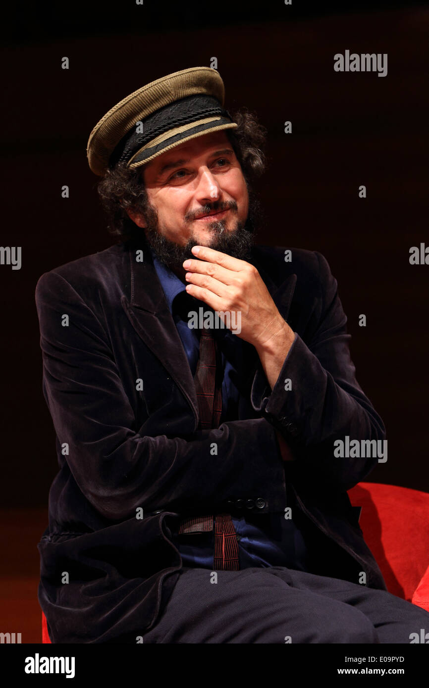 Vinicio capossela singer hi-res stock photography and images - Alamy