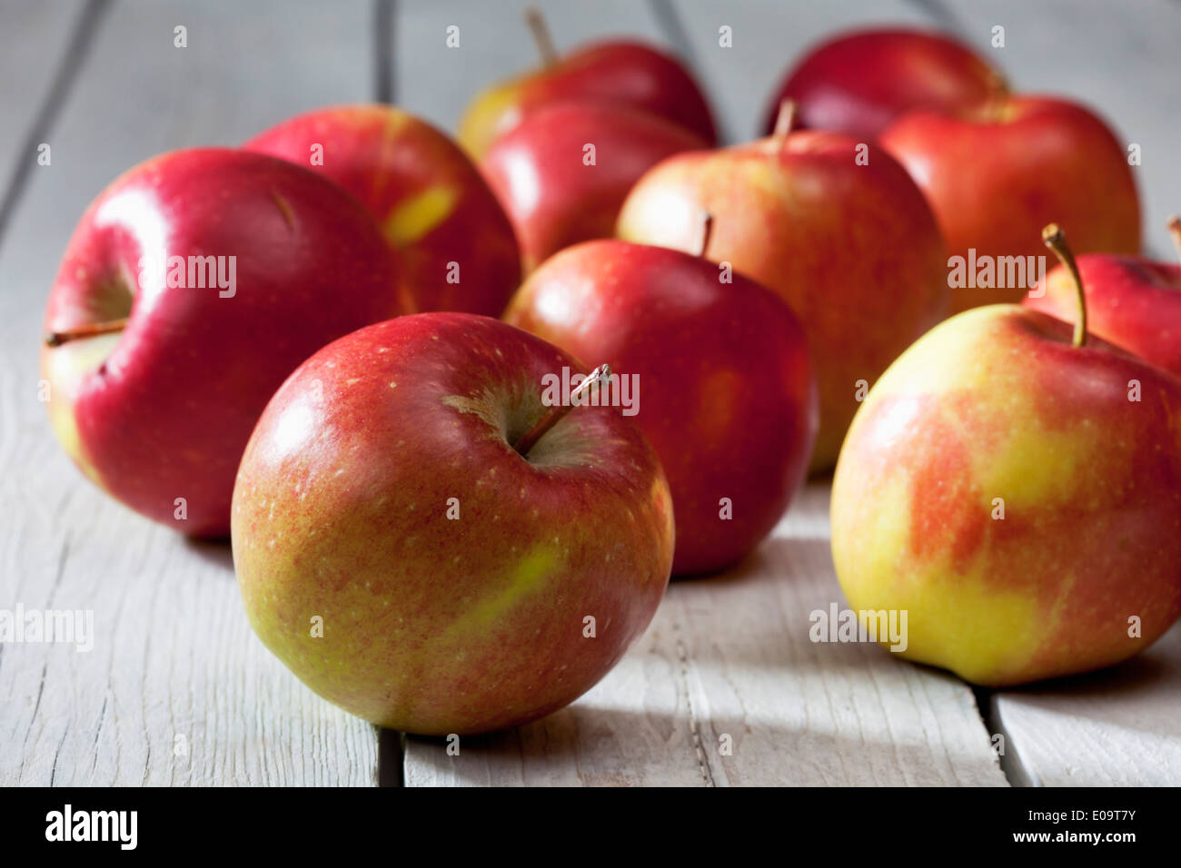Close up red braeburn apple hi-res stock photography and images - Alamy