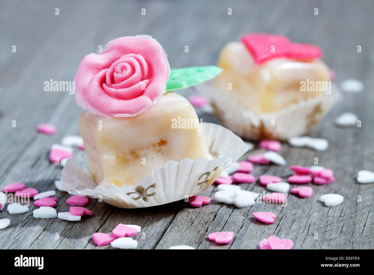 Two by fours hi-res stock photography and images - Alamy