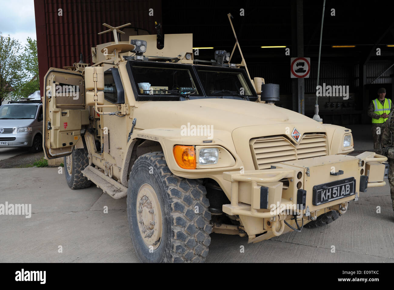 British Army Vehicle Husky Stock Photos & British Army Vehicle Husky ...