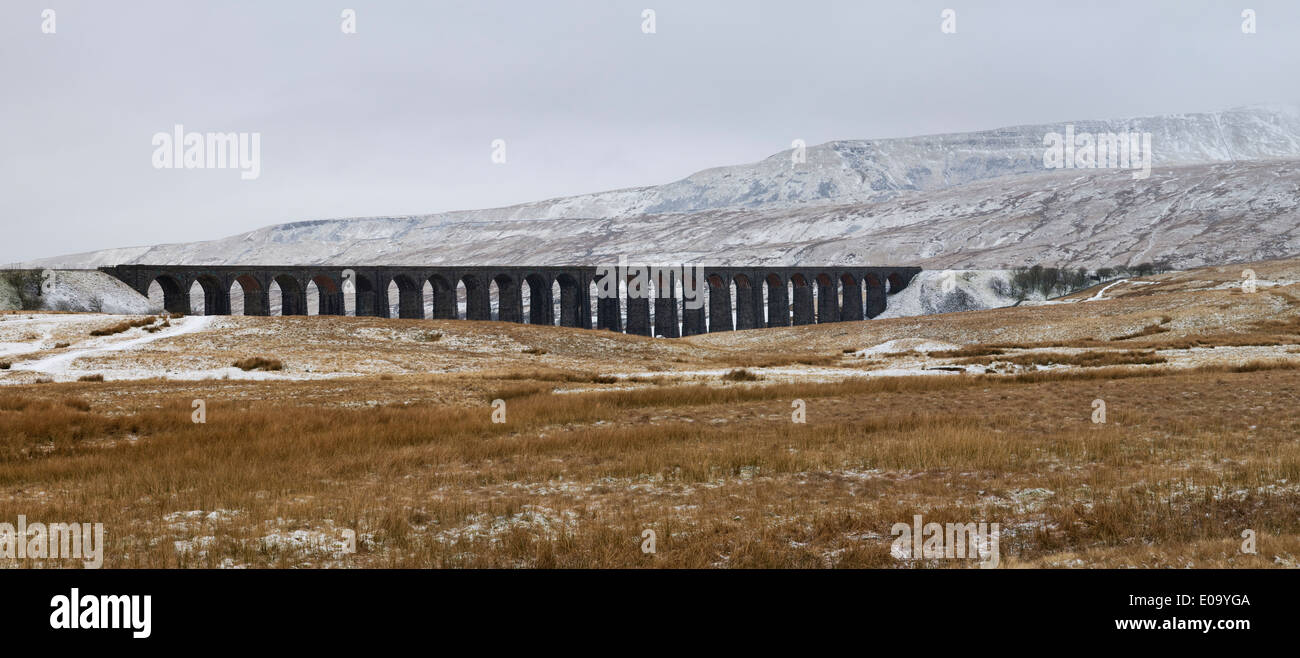 Ribblehead viaduct winter hi-res stock photography and images - Alamy