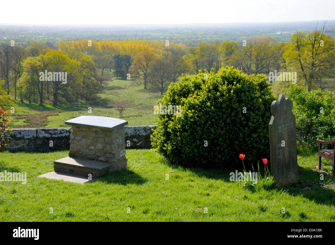Kent graveyard hi-res stock photography and images - Alamy