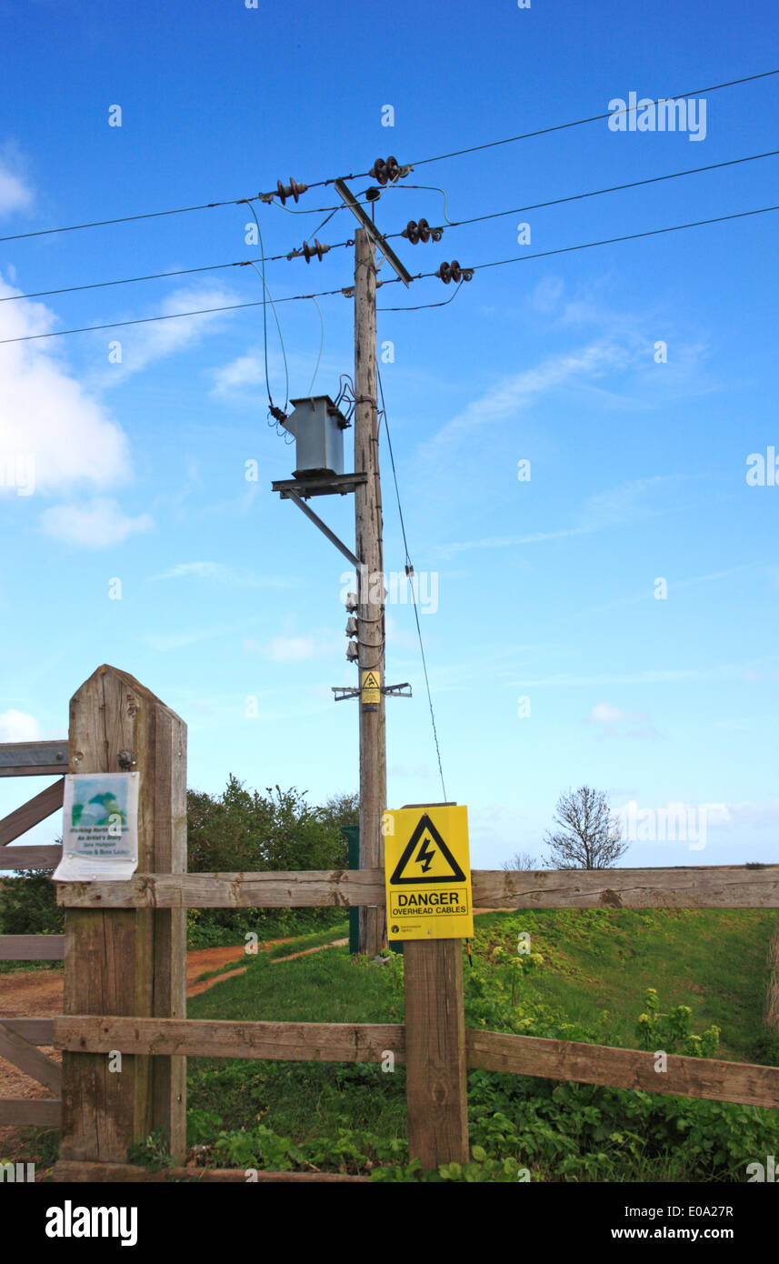 Overhead cables warning sign hi-res stock photography and images - Alamy