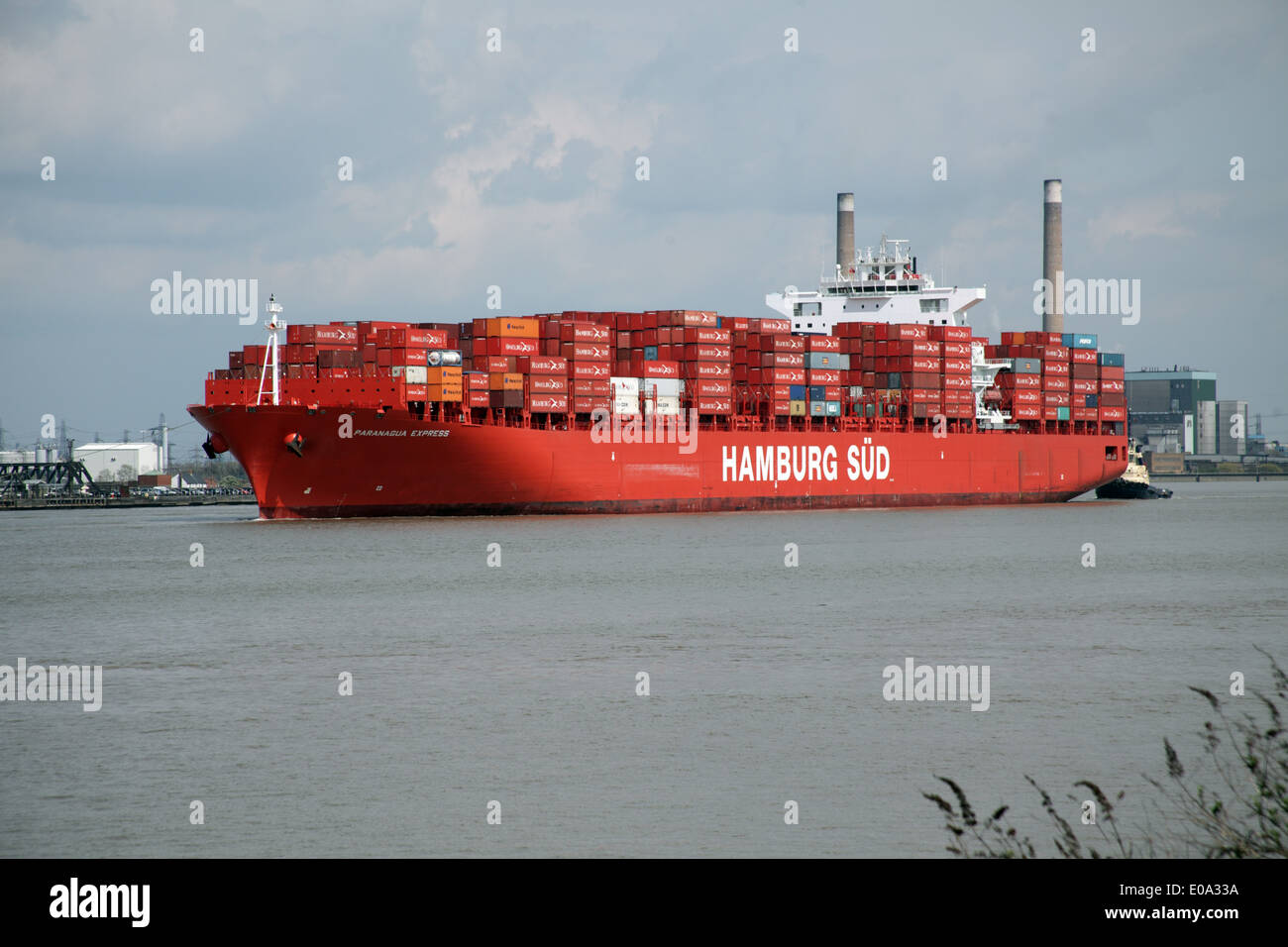 Paranagua Express Container Ship, approaching Tilbury Docks, East ...