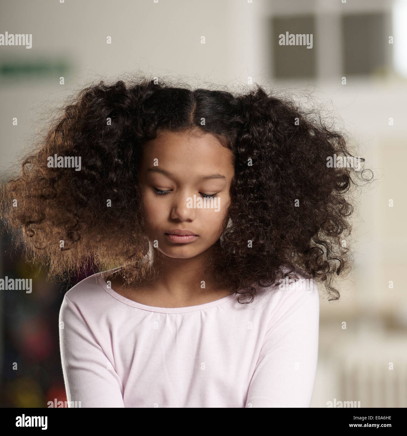 Girl and 5 8 years and sad hi-res stock photography and images - Alamy