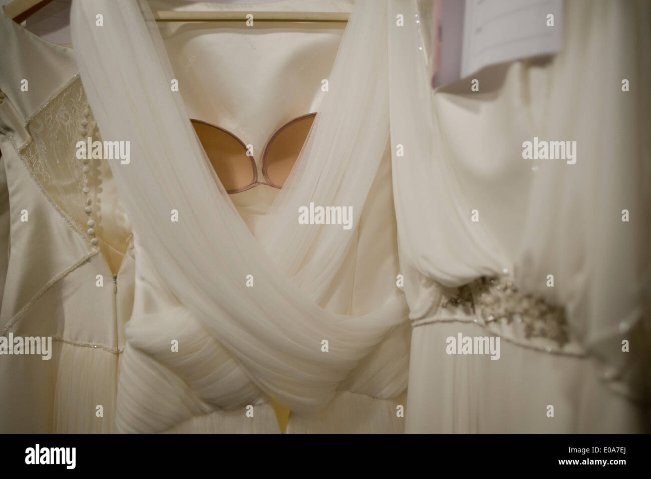 Backstage fashion show dresses hi-res stock photography and images - Alamy