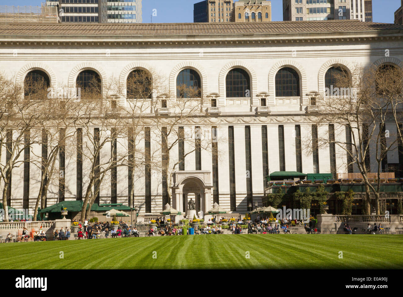 Bryant park library hi-res stock photography and images - Alamy