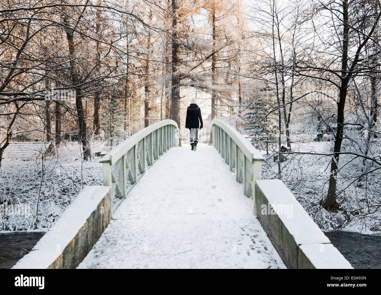 Woman bridge rear view hi-res stock photography and images - Alamy