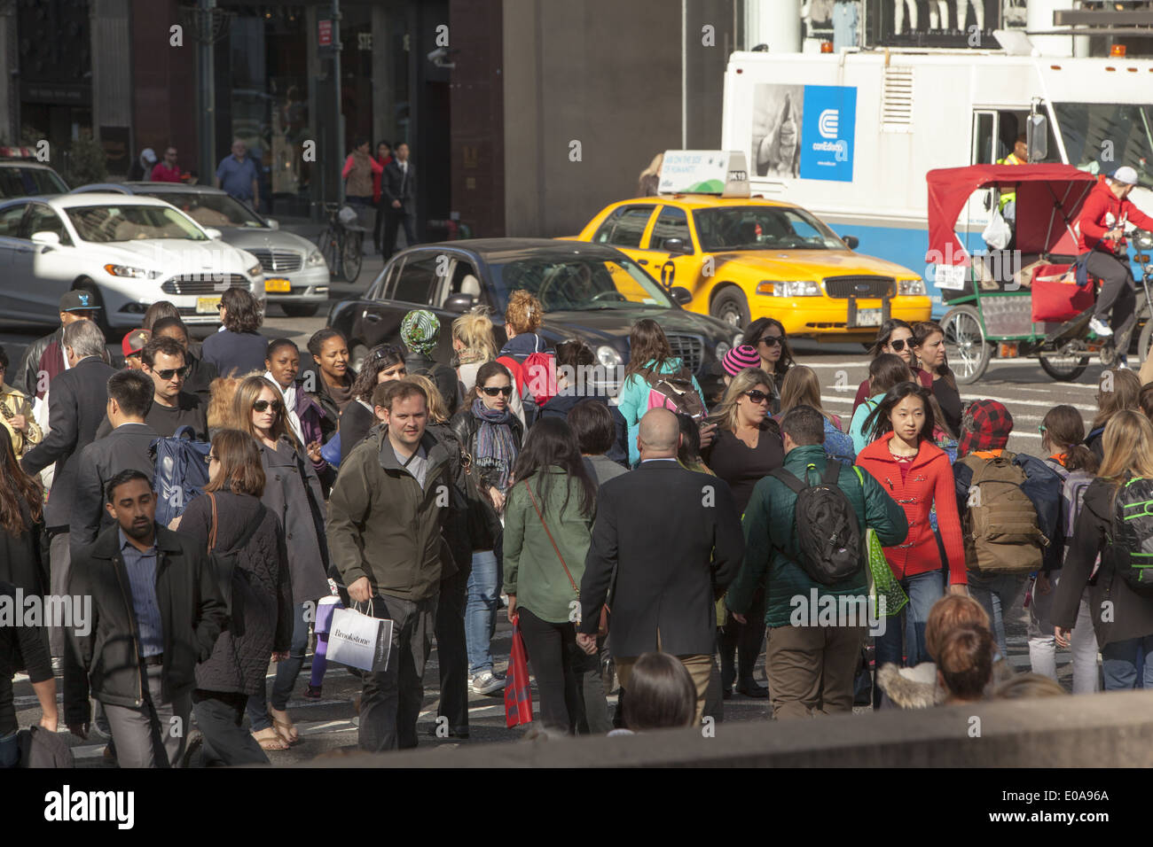 Street intersections hi-res stock photography and images - Alamy