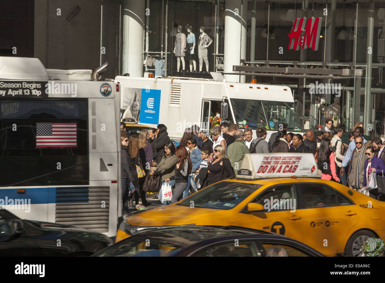 Busiest intersections hi-res stock photography and images - Alamy