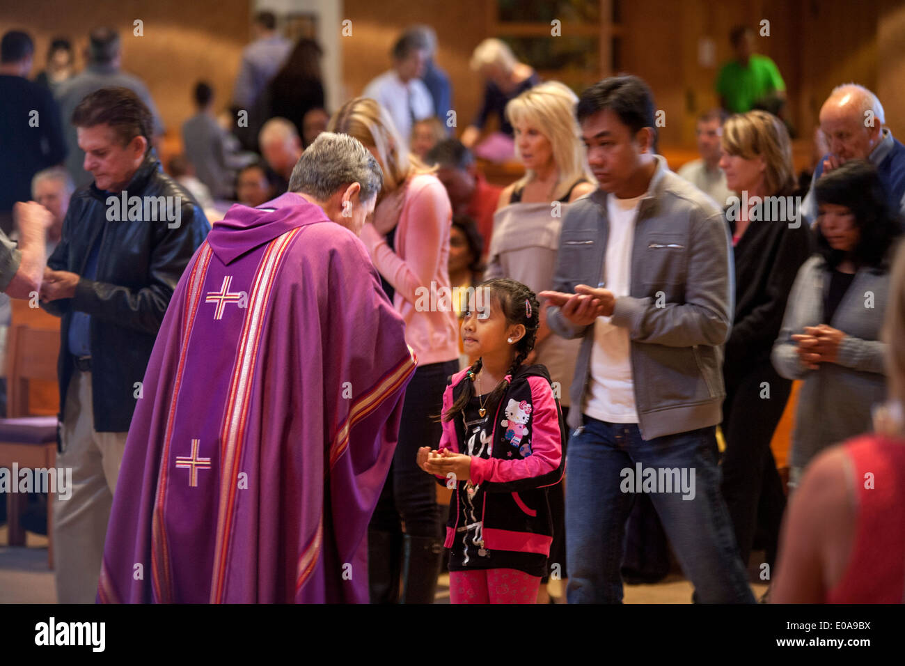 Catholic communion priest hi-res stock photography and images - Alamy
