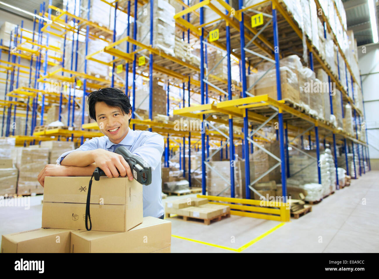 Warehouse manager distribution hi-res stock photography and images - Alamy
