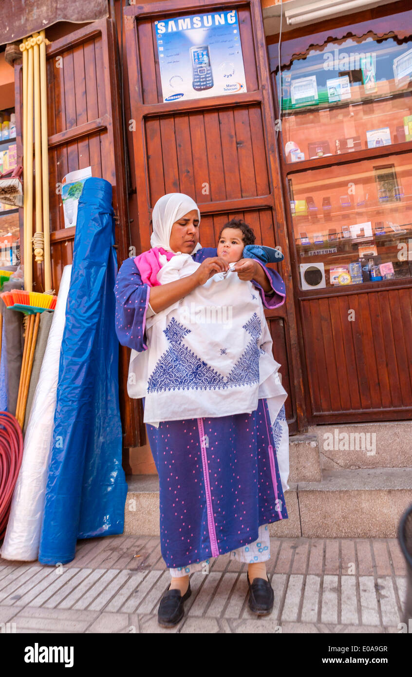 Old morocco woman hi-res stock photography and images - Alamy