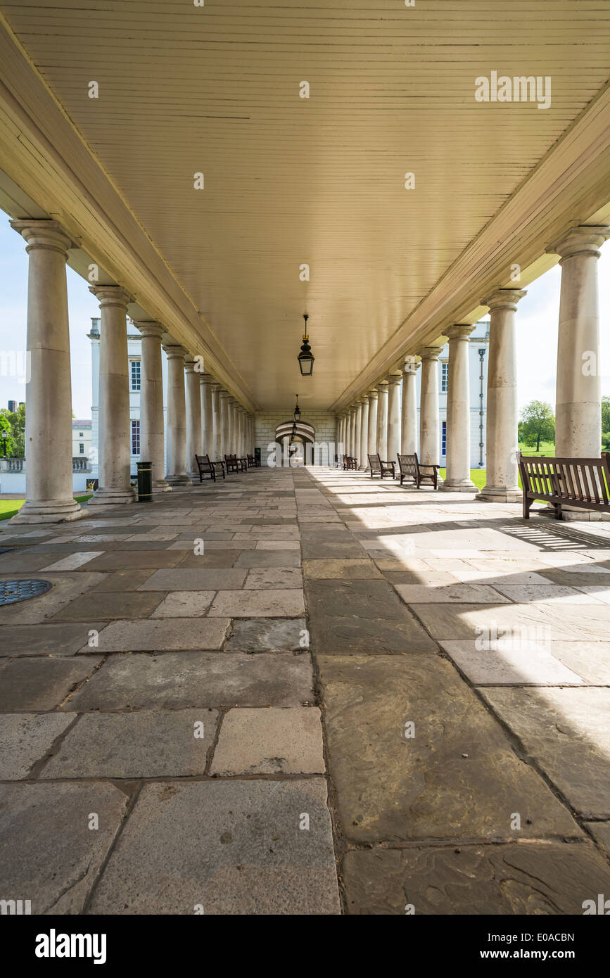 Terrace columns hi-res stock photography and images - Alamy