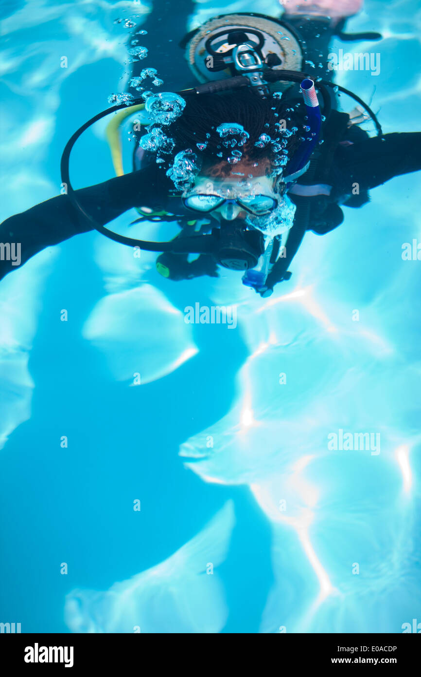 Diver pool hi-res stock photography and images - Alamy