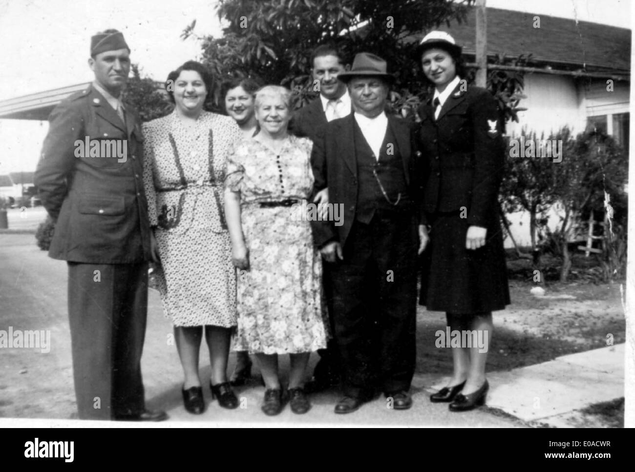 Family and plane Black and White Stock Photos & Images - Alamy