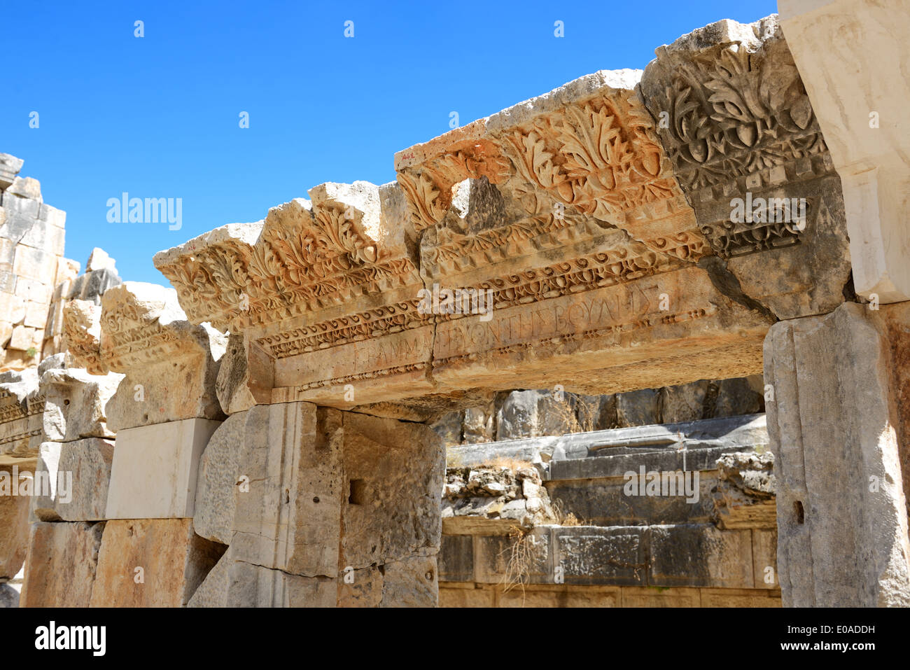 Ruins amphitheater ancient rock hi-res stock photography and images - Alamy