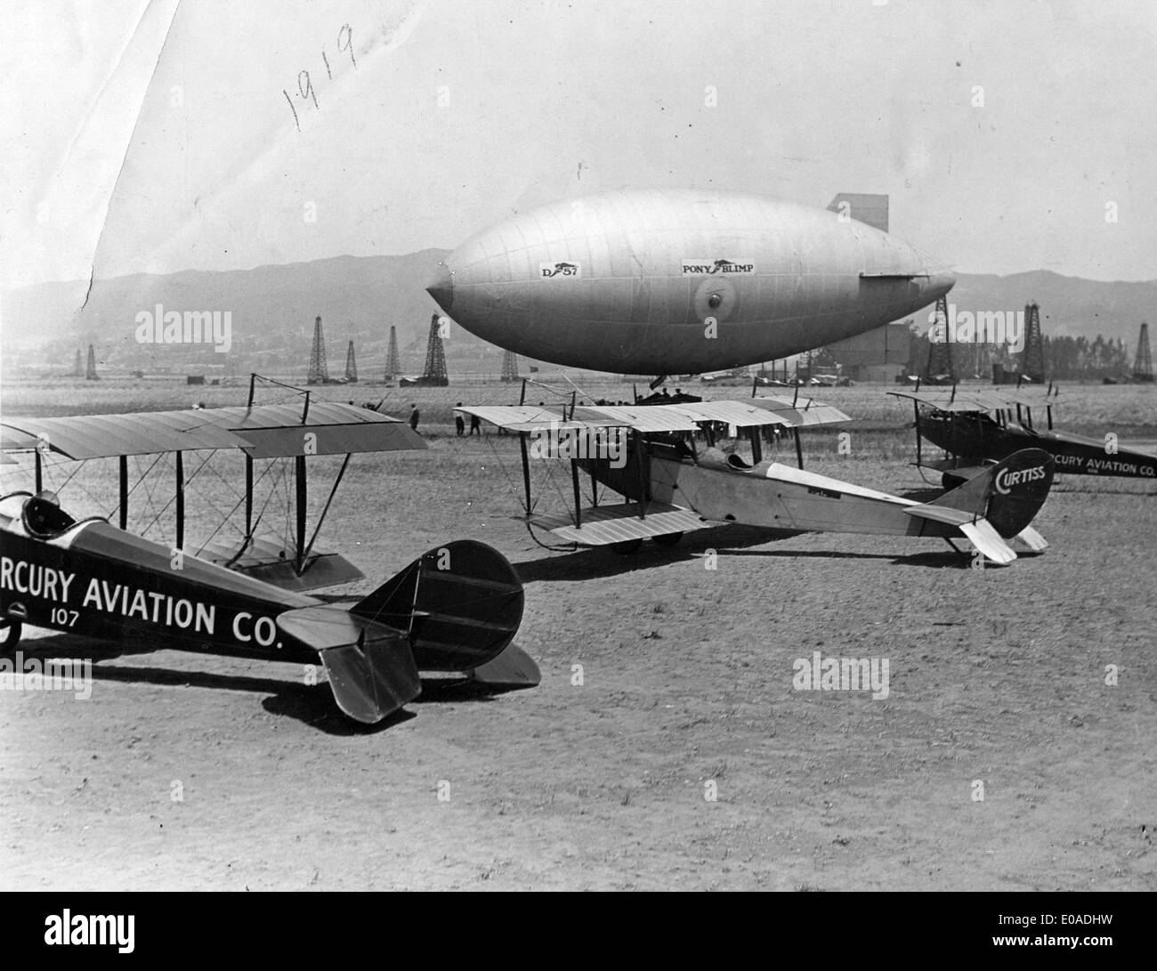 1920s blimp hi-res stock photography and images - Alamy