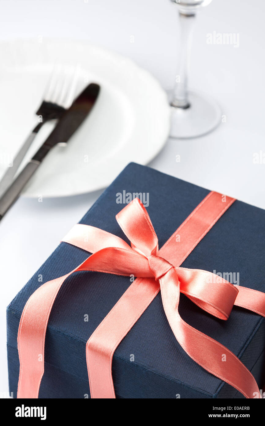 Plate gift box cutlery hi-res stock photography and images - Alamy