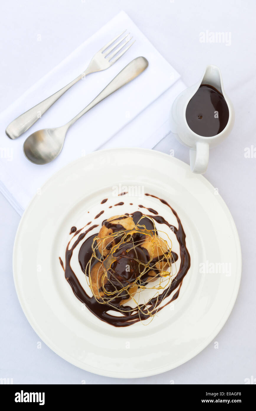 Profiterole dessert hi-res stock photography and images - Alamy