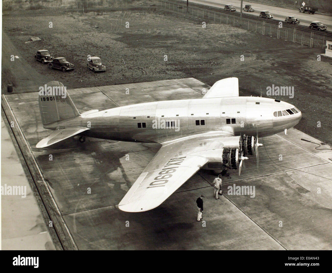 Boeing 307 hi-res stock photography and images - Alamy
