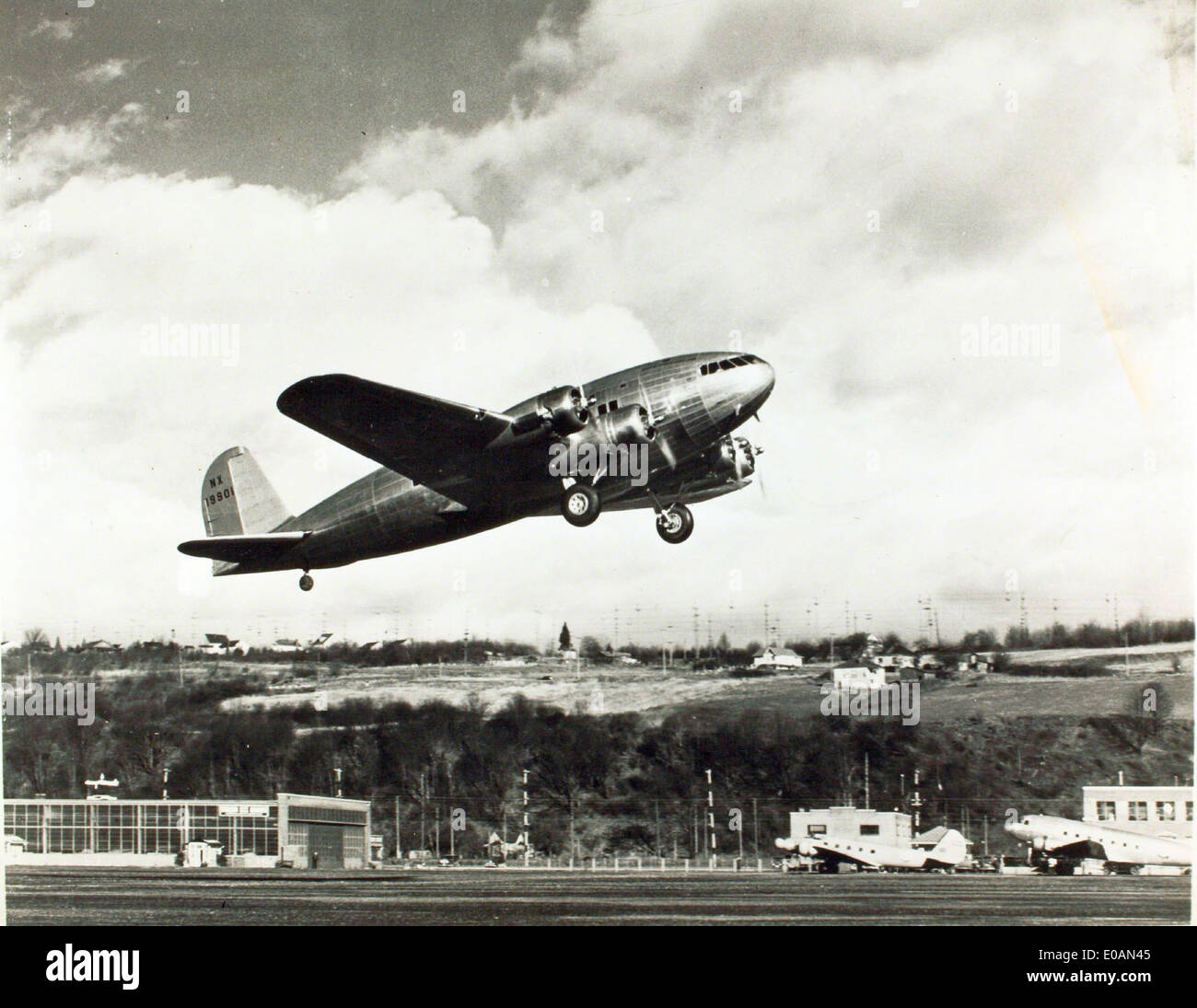 Boeing 307 hi-res stock photography and images - Alamy