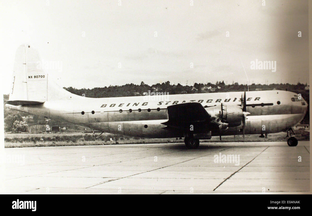 Boeing 377 stratocruiser hi-res stock photography and images - Alamy