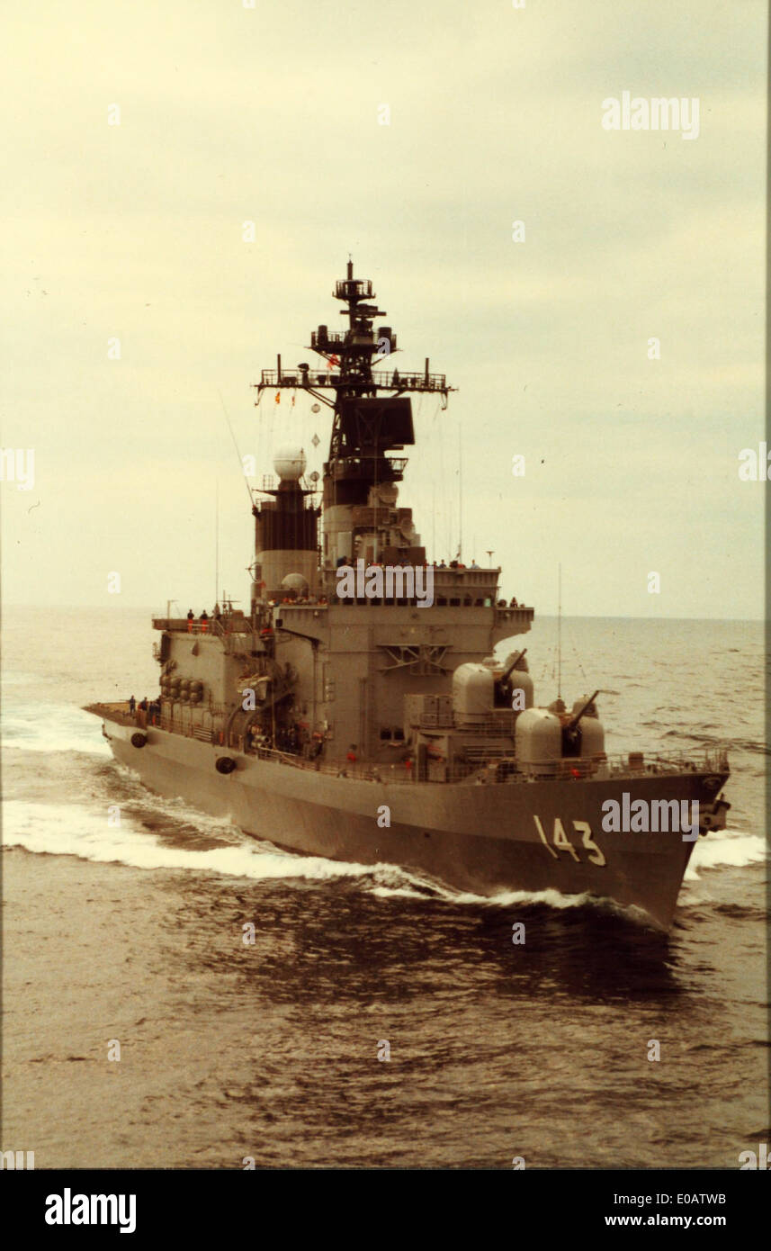 The JDS Shirane (DDH 143) is a Japanese destroyer ship of the Asagiri ...