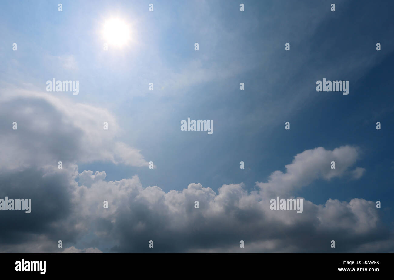 Sun in the sky hi-res stock photography and images - Alamy